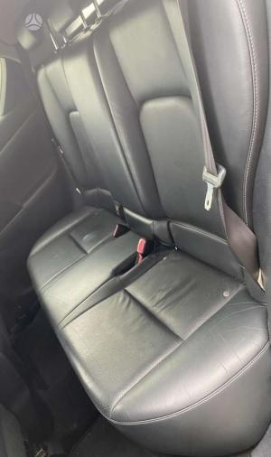 Black Lexus CT 200h 2011 in Vilnius, with an engine capacity of 1.80 L and mileage of 193 thousand km for 7999 €, photo 16 on AUTOMOTO.COM.LV