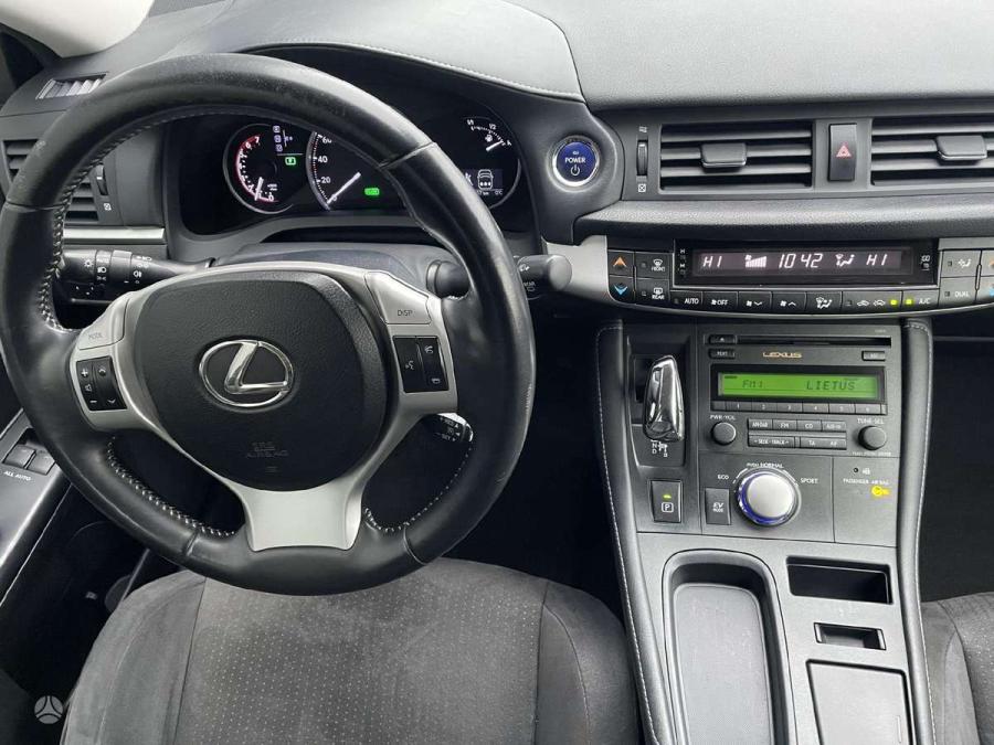 Melns Lexus CT 200h 2012 Viļņa, ar dzinēja tilpumu 1.80 L un nobraukumu 219 tūkst. km par 7990 €, foto 10 vietnē AUTOMOTO.COM.LV