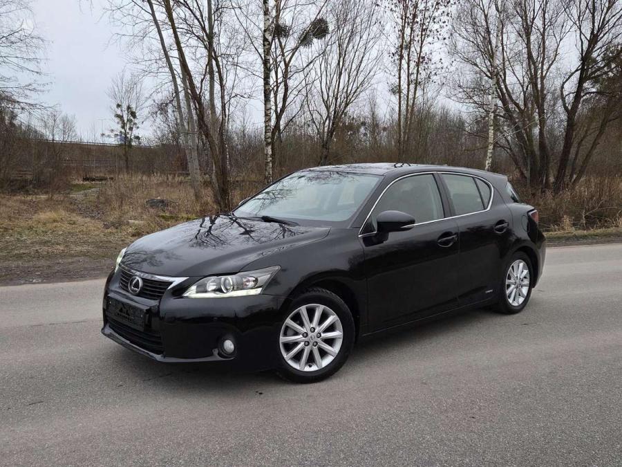 Melns Lexus CT 200h 2012 Kauņa, ar dzinēja tilpumu 1.80 L un nobraukumu 255 tūkst. km par 7999 €, foto 1 vietnē AUTOMOTO.COM.LV