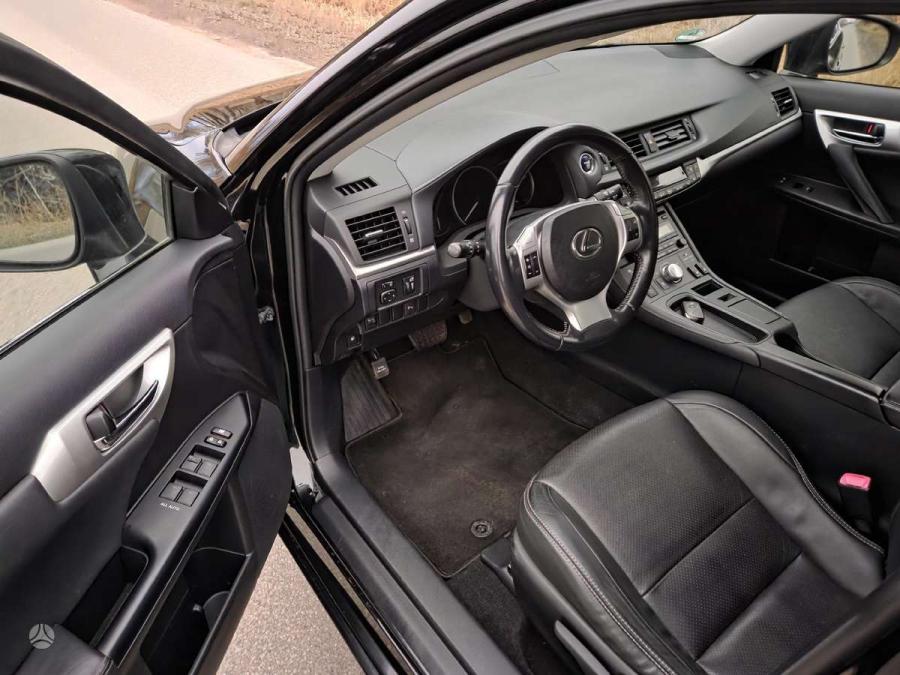 Melns Lexus CT 200h 2012 Kauņa, ar dzinēja tilpumu 1.80 L un nobraukumu 255 tūkst. km par 7999 €, foto 9 vietnē AUTOMOTO.COM.LV