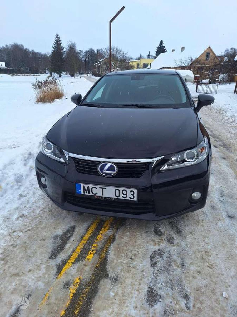 Melns Lexus CT 200h 2012 Raseiniai, ar dzinēja tilpumu 1.80 L un nobraukumu 264 tūkst. km par 8500 €, foto 1 vietnē AUTOMOTO.COM.LV