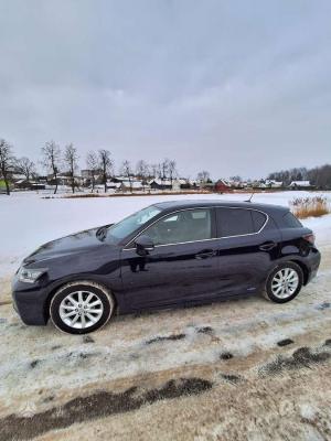 Melns Lexus CT 200h 2012 Raseiniai, ar dzinēja tilpumu 1.80 L un nobraukumu 264 tūkst. km par 8500 €, foto 3 vietnē AUTOMOTO.COM.LV