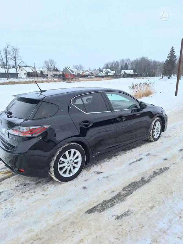 Melns Lexus CT 200h 2012 Raseiniai, ar dzinēja tilpumu 1.80 L un nobraukumu 264 tūkst. km par 8500 €, foto 7 vietnē AUTOMOTO.COM.LV