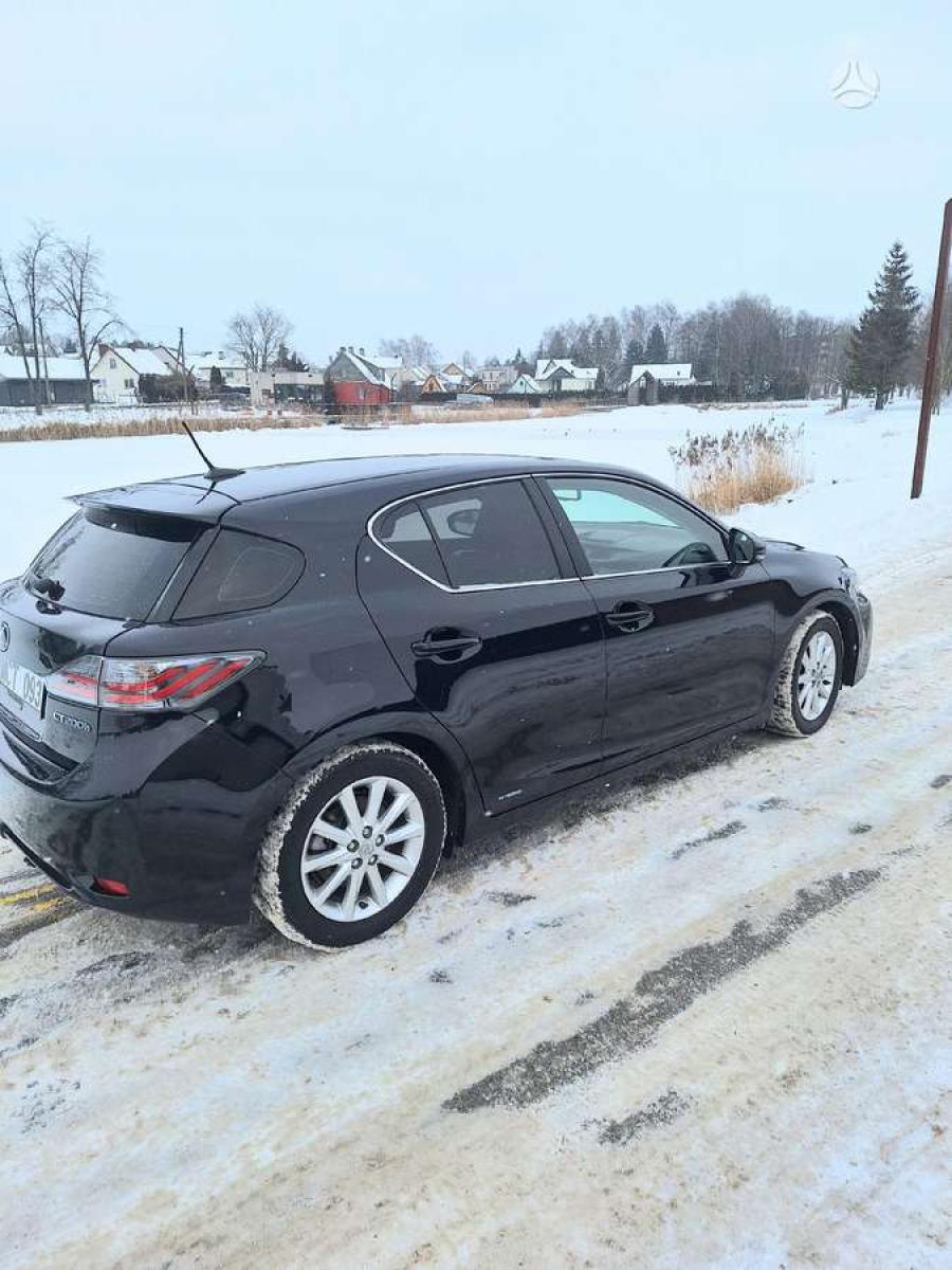 Melns Lexus CT 200h 2012 Raseiniai, ar dzinēja tilpumu 1.80 L un nobraukumu 264 tūkst. km par 8500 €, foto 7 vietnē AUTOMOTO.COM.LV