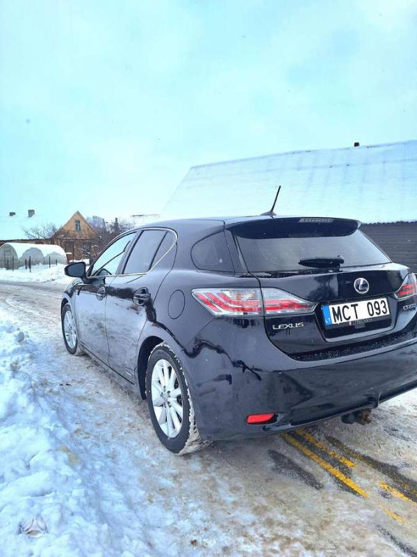 Melns Lexus CT 200h 2012 Raseiniai, ar dzinēja tilpumu 1.80 L un nobraukumu 264 tūkst. km par 8500 €, foto 8 vietnē AUTOMOTO.COM.LV