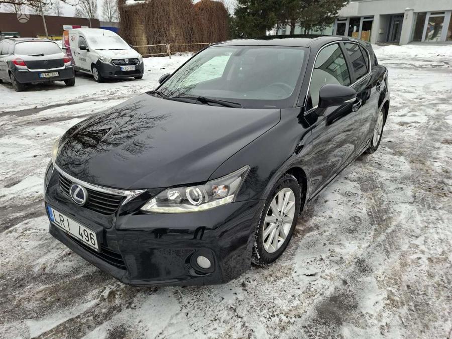 Melns Lexus CT 200h 2012 Viļņa, ar dzinēja tilpumu 1.80 L un nobraukumu 239 tūkst. km par 7700 €, foto 1 vietnē AUTOMOTO.COM.LV