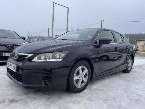 Black Lexus CT 200h 2012 in Vilnius, with an engine capacity of 1.80 L and mileage of 219 thousand km for 7750 €, photo 2 on AUTOMOTO.COM.LV