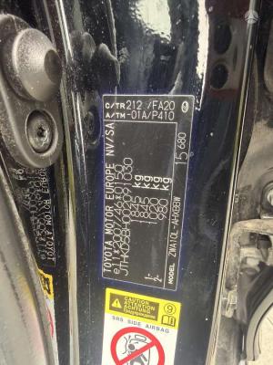 Black Lexus CT 200h 2012 in Vilnius, with an engine capacity of 1.80 L and mileage of 215 thousand km for 10500 €, photo 12 on AUTOMOTO.COM.LV