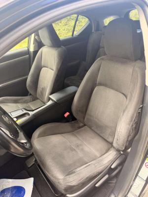 Black Lexus CT 200h 2012 in Vilnius, with an engine capacity of 1.80 L and mileage of 215 thousand km for 10500 €, photo 14 on AUTOMOTO.COM.LV