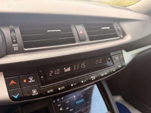 Black Lexus CT 200h 2012 in Vilnius, with an engine capacity of 1.80 L and mileage of 215 thousand km for 10500 €, photo 25 on AUTOMOTO.COM.LV