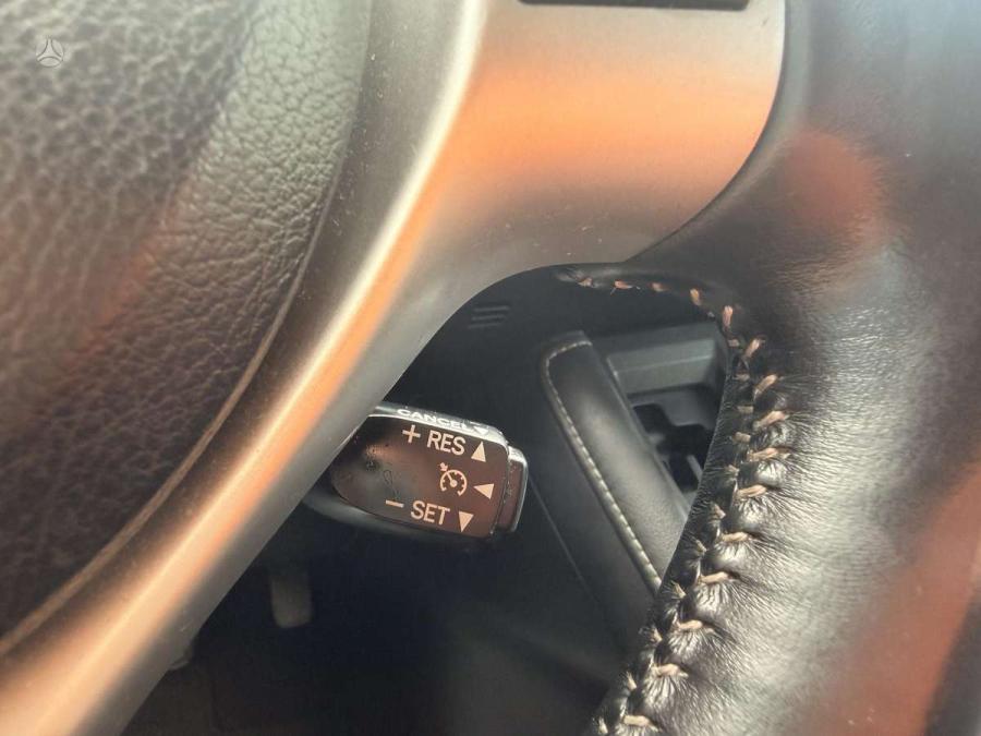 Black Lexus CT 200h 2012 in Vilnius, with an engine capacity of 1.80 L and mileage of 215 thousand km for 10500 €, photo 29 on AUTOMOTO.COM.LV