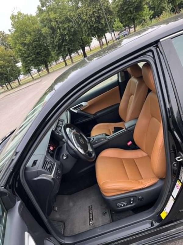 Black Lexus CT 200h 2012 in Kaunas, with an engine capacity of 1.80 L and mileage of 164 thousand km for 8300 €, photo 5 on AUTOMOTO.COM.LV