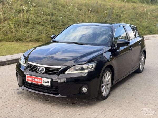 Melns Lexus CT 200h 2012 Viļņa, ar dzinēja tilpumu 1.80 L un nobraukumu 215 tūkst. km par 10500 €, foto 1 vietnē AUTOMOTO.COM.LV