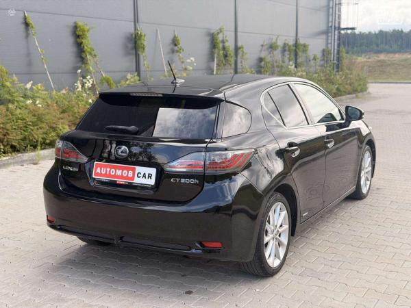 Melns Lexus CT 200h 2012 Viļņa, ar dzinēja tilpumu 1.80 L un nobraukumu 215 tūkst. km par 10500 €, foto 5 vietnē AUTOMOTO.COM.LV