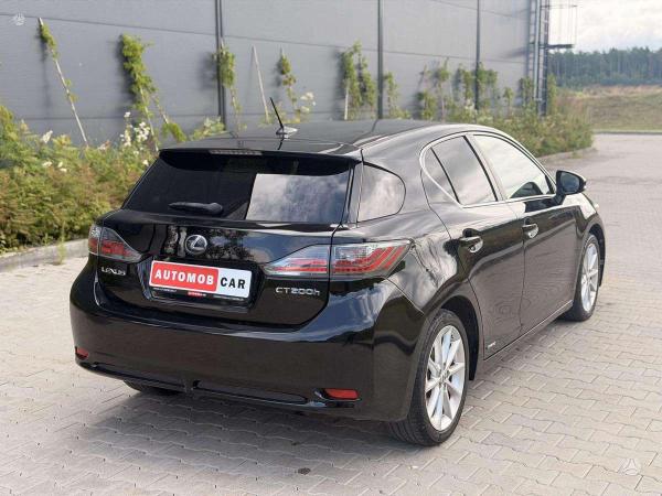 Melns Lexus CT 200h 2012 Viļņa, ar dzinēja tilpumu 1.80 L un nobraukumu 215 tūkst. km par 10500 €, foto 5 vietnē AUTOMOTO.COM.LV