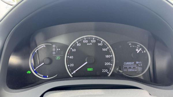 Black Lexus CT 200h 2012 in Vilnius, with an engine capacity of 1.80 L and mileage of 210 thousand km for 9300 €, photo 7 on AUTOMOTO.COM.LV
