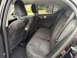 Black Lexus CT 200h 2012 in Kelme, with an engine capacity of 1.80 L and mileage of 268 thousand km for 7500 €, photo 9 on AUTOMOTO.COM.LV