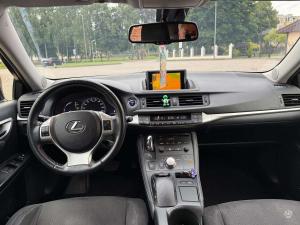 Black Lexus CT 200h 2012 in Kelme, with an engine capacity of 1.80 L and mileage of 268 thousand km for 7500 €, photo 11 on AUTOMOTO.COM.LV
