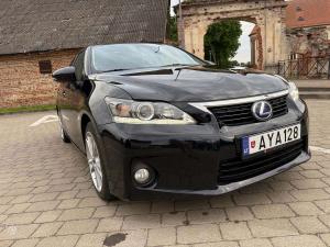 Black Lexus CT 200h 2012 in Kelme, with an engine capacity of 1.80 L and mileage of 268 thousand km for 7500 €, photo 12 on AUTOMOTO.COM.LV