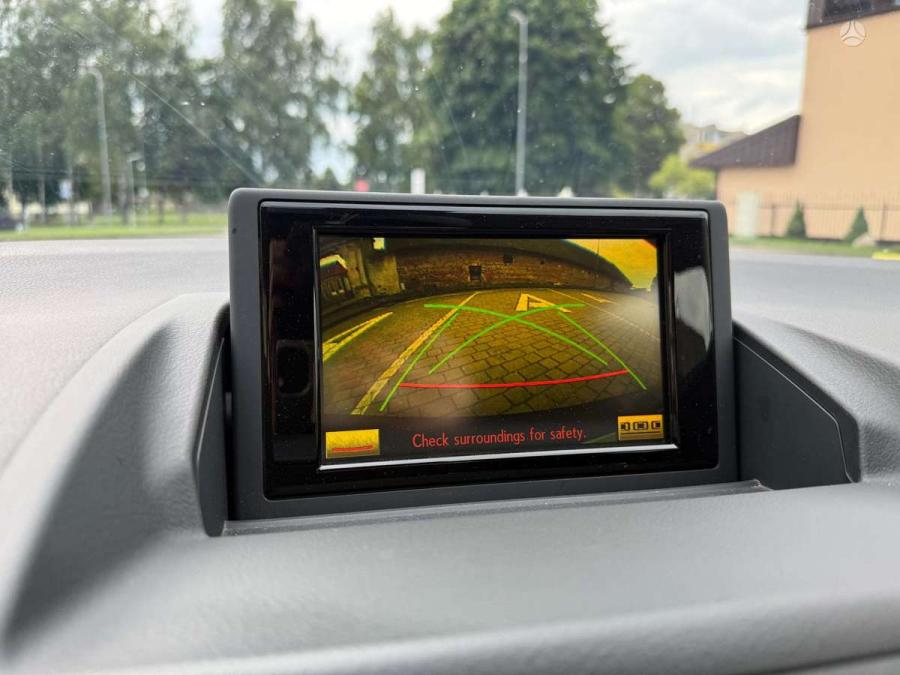 Black Lexus CT 200h 2012 in Kelme, with an engine capacity of 1.80 L and mileage of 268 thousand km for 7500 €, photo 15 on AUTOMOTO.COM.LV