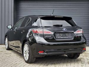 Black Lexus CT 200h 2012 in Kaunas, with an engine capacity of 1.80 L and mileage of 234 thousand km for 8750 €, photo 6 on AUTOMOTO.COM.LV