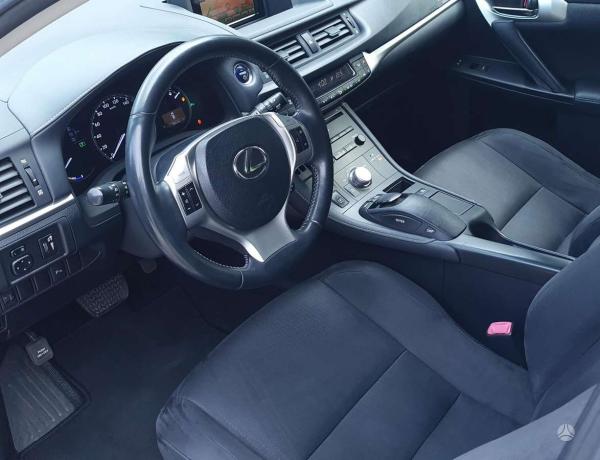 Black Lexus CT 200h 2012 in Kaunas, with an engine capacity of 1.80 L and mileage of 234 thousand km for 8750 €, photo 8 on AUTOMOTO.COM.LV