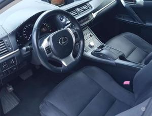 Black Lexus CT 200h 2012 in Kaunas, with an engine capacity of 1.80 L and mileage of 234 thousand km for 8750 €, photo 9 on AUTOMOTO.COM.LV
