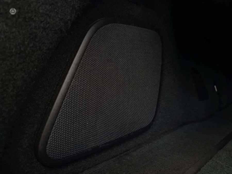 Black Lexus CT 200h 2012 in Kaunas, with an engine capacity of 1.80 L and mileage of 234 thousand km for 8750 €, photo 13 on AUTOMOTO.COM.LV