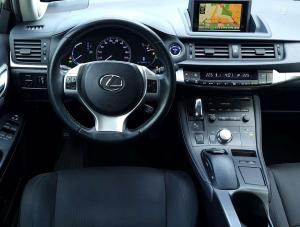 Черный Лексус CT 200h 2012 в Каунас, объемом двигателя 1.80 л и пробегом 234 тыс. км за 8750 €, фото 10 на AUTOMOTO.COM.LV