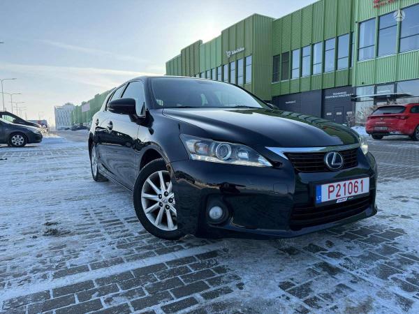 Black Lexus CT 200h 2013 in Vilnius, with an engine capacity of 1.80 L and mileage of 289 thousand km for 7650 €, photo 1 on AUTOMOTO.COM.LV