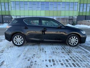 Black Lexus CT 200h 2013 in Vilnius, with an engine capacity of 1.80 L and mileage of 289 thousand km for 7650 €, photo 4 on AUTOMOTO.COM.LV