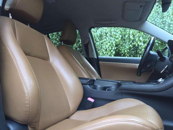 Black Lexus CT 200h 2013 in Kaunas, with an engine capacity of 1.80 L and mileage of 283 thousand km for 8750 €, photo 7 on AUTOMOTO.COM.LV