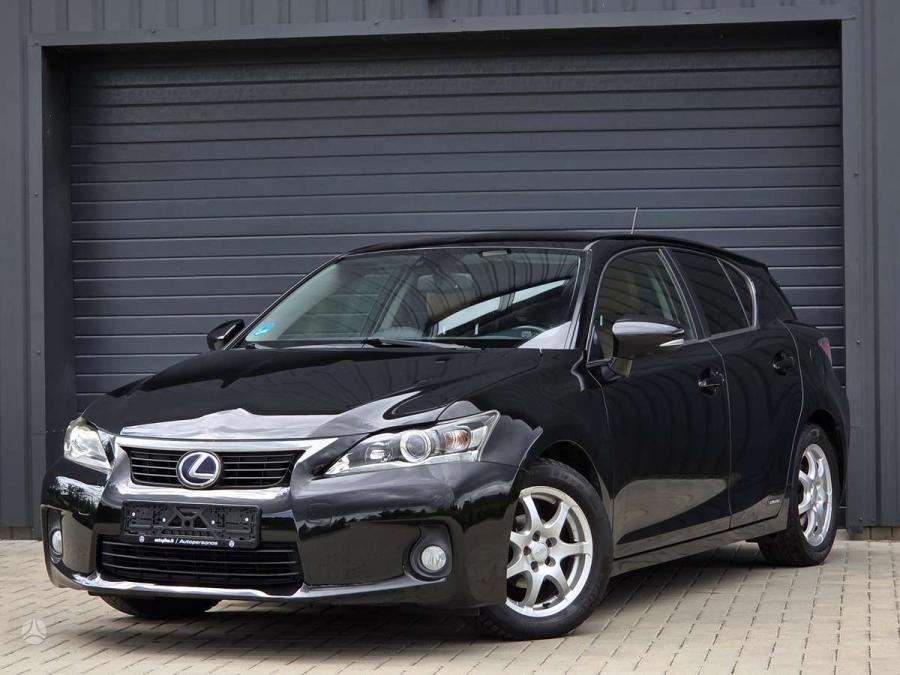 Melns Lexus CT 200h 2013 Kauņa, ar dzinēja tilpumu 1.80 L un nobraukumu 283 tūkst. km par 8500 €, foto 1 vietnē AUTOMOTO.COM.LV