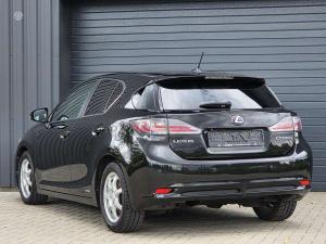 Melns Lexus CT 200h 2013 Kauņa, ar dzinēja tilpumu 1.80 L un nobraukumu 283 tūkst. km par 8500 €, foto 3 vietnē AUTOMOTO.COM.LV
