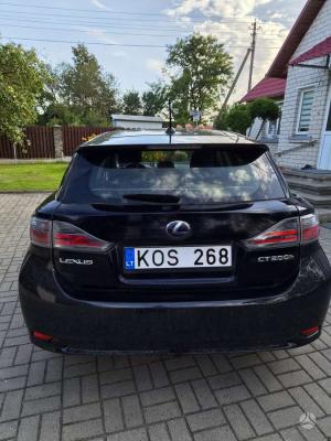 Black Lexus CT 200h 2013 in Vilnius, with an engine capacity of 1.80 L and mileage of 273 thousand km for 8200 €, photo 5 on AUTOMOTO.COM.LV