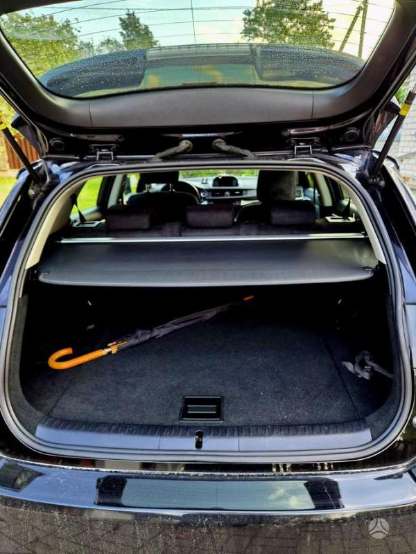 Black Lexus CT 200h 2013 in Vilnius, with an engine capacity of 1.80 L and mileage of 273 thousand km for 8200 €, photo 6 on AUTOMOTO.COM.LV