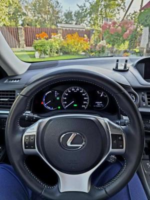 Black Lexus CT 200h 2013 in Vilnius, with an engine capacity of 1.80 L and mileage of 273 thousand km for 8200 €, photo 11 on AUTOMOTO.COM.LV