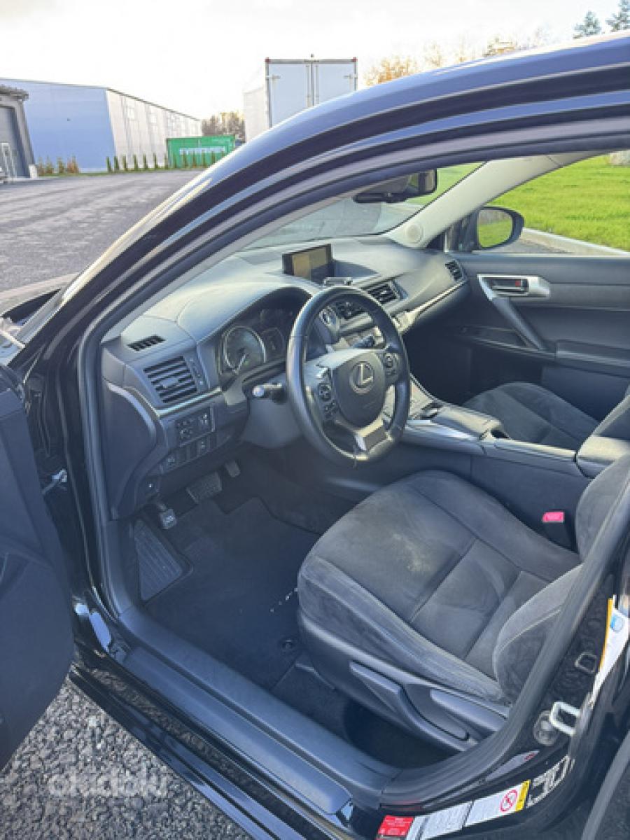 Melns Lexus CT 200h 2014 Tallina, ar dzinēja tilpumu 1.80 L un nobraukumu 320 tūkst. km par 9999 €, foto 10 vietnē AUTOMOTO.COM.LV