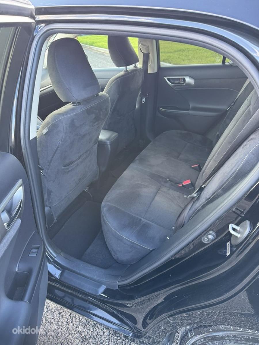 Melns Lexus CT 200h 2014 Tallina, ar dzinēja tilpumu 1.80 L un nobraukumu 320 tūkst. km par 9999 €, foto 24 vietnē AUTOMOTO.COM.LV