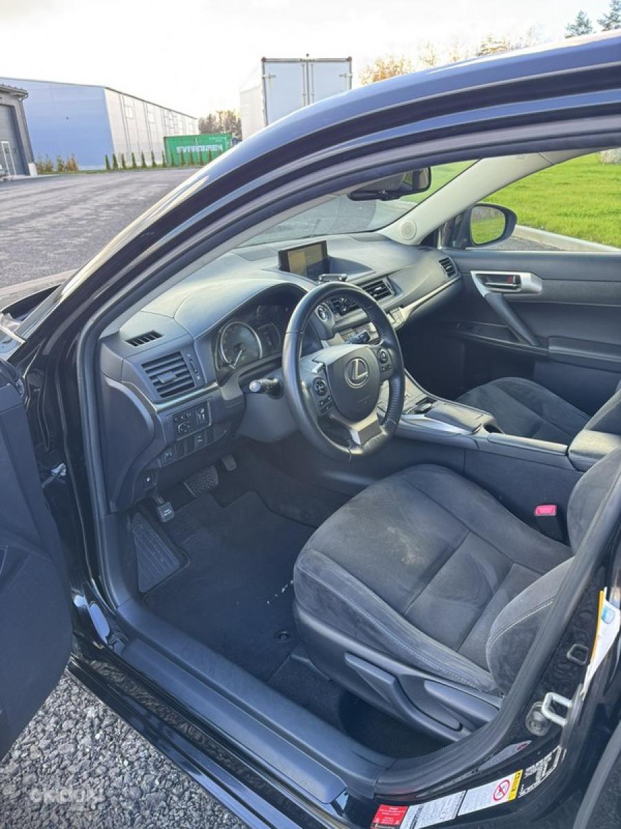 Melns Lexus CT 200h 2014 Tallina, ar dzinēja tilpumu 1.80 L un nobraukumu 320 tūkst. km par 9999 €, foto 25 vietnē AUTOMOTO.COM.LV