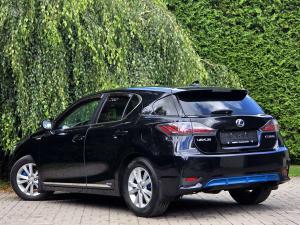 Melns Lexus CT 200h 2014 Kauņa, ar dzinēja tilpumu 1.80 L un nobraukumu 300 tūkst. km par 9500 €, foto 4 vietnē AUTOMOTO.COM.LV