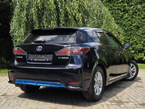 Melns Lexus CT 200h 2014 Kauņa, ar dzinēja tilpumu 1.80 L un nobraukumu 300 tūkst. km par 9500 €, foto 5 vietnē AUTOMOTO.COM.LV