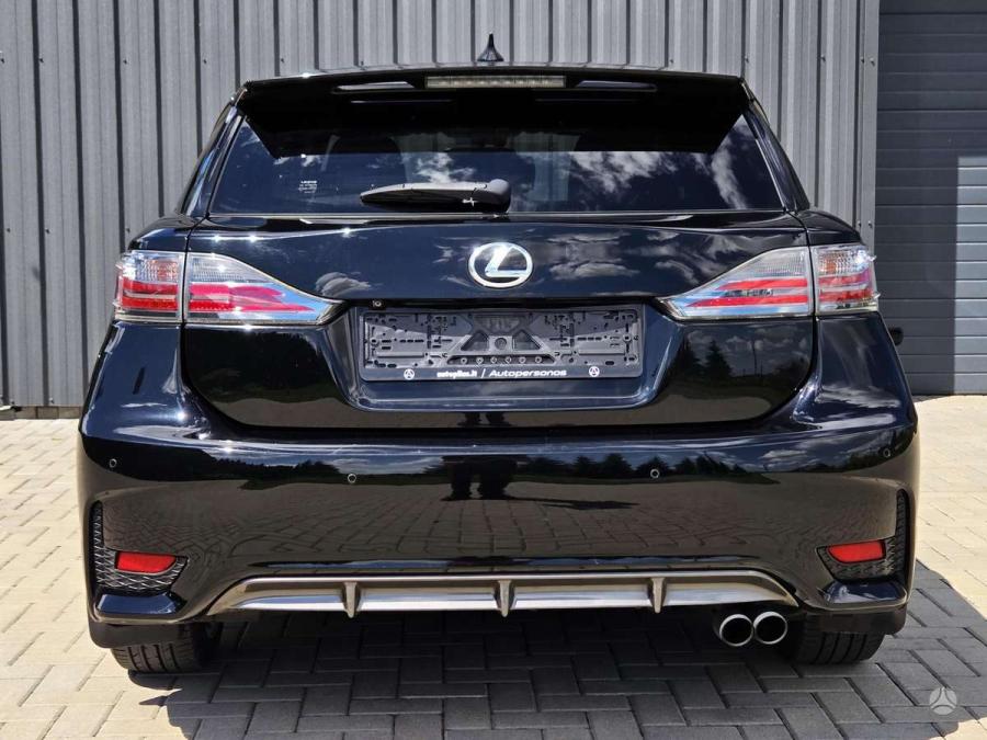 Melns Lexus CT 200h 2014 Kauņa, ar dzinēja tilpumu 1.80 L un nobraukumu 250 tūkst. km par 10999 €, foto 7 vietnē AUTOMOTO.COM.LV