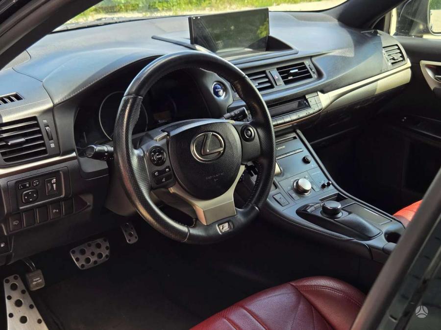 Melns Lexus CT 200h 2014 Kauņa, ar dzinēja tilpumu 1.80 L un nobraukumu 250 tūkst. km par 10999 €, foto 11 vietnē AUTOMOTO.COM.LV