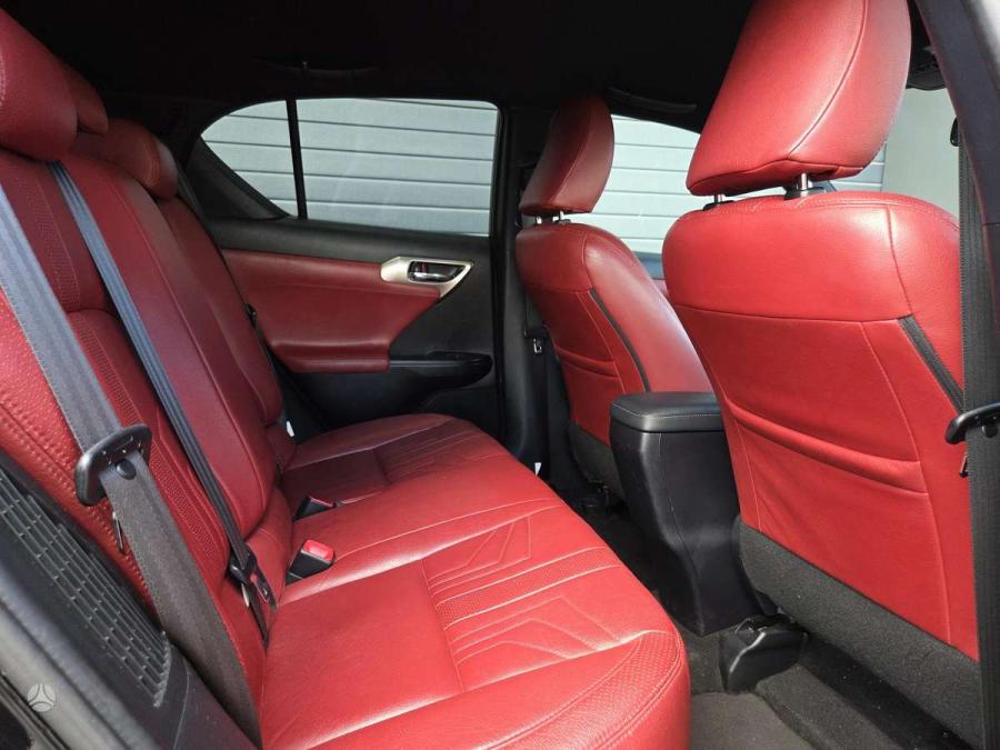Melns Lexus CT 200h 2014 Kauņa, ar dzinēja tilpumu 1.80 L un nobraukumu 250 tūkst. km par 10999 €, foto 13 vietnē AUTOMOTO.COM.LV