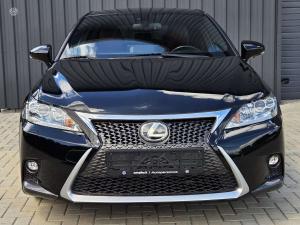 Black Lexus CT 200h 2014 in Kaunas, with an engine capacity of 1.80 L and mileage of 250 thousand km for 10999 €, photo 3 on AUTOMOTO.COM.LV