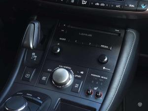 Black Lexus CT 200h 2014 in Kaunas, with an engine capacity of 1.80 L and mileage of 250 thousand km for 10999 €, photo 19 on AUTOMOTO.COM.LV
