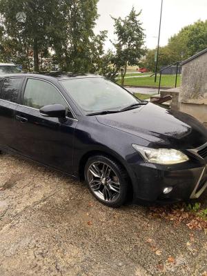 Melns Lexus CT 200h 2014 Viļņa, ar dzinēja tilpumu 1.80 L un nobraukumu 258 tūkst. km par 11400 €, foto 3 vietnē AUTOMOTO.COM.LV