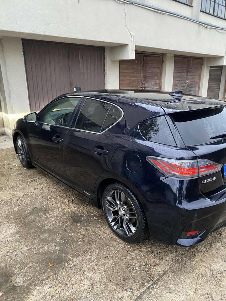 Melns Lexus CT 200h 2014 Viļņa, ar dzinēja tilpumu 1.80 L un nobraukumu 258 tūkst. km par 11400 €, foto 4 vietnē AUTOMOTO.COM.LV