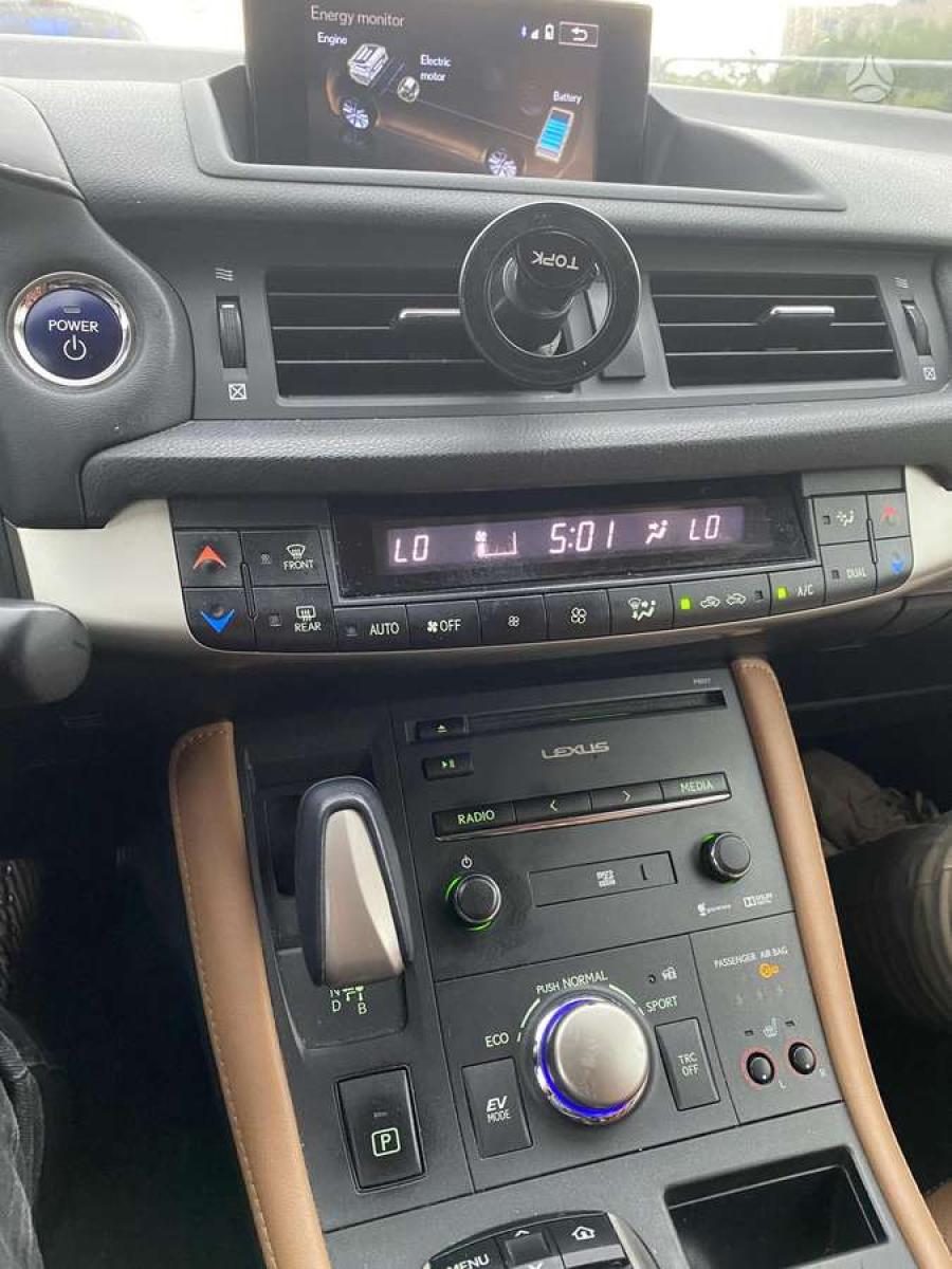 Melns Lexus CT 200h 2014 Viļņa, ar dzinēja tilpumu 1.80 L un nobraukumu 258 tūkst. km par 11400 €, foto 8 vietnē AUTOMOTO.COM.LV